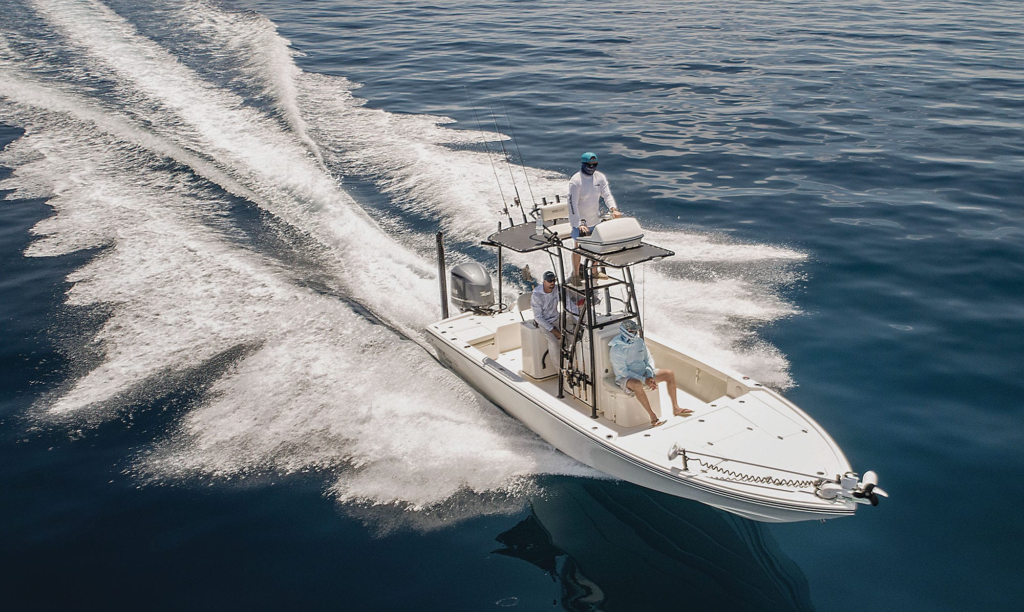 Pathfinder 2500 Hybrid: 2022 Boat Buyers Guide